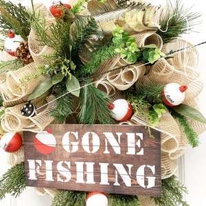 Gone Fishing Wreath: Rustic Cabin Decor With Bass & Bobbers - Etsy
