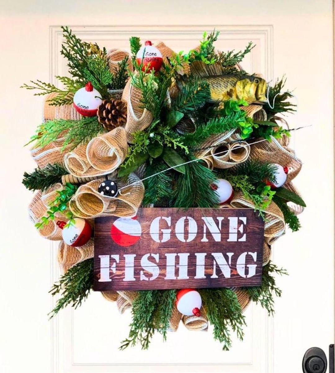 Gone Fishing Wreath: Rustic Cabin Decor With Bass & Bobbers - Etsy