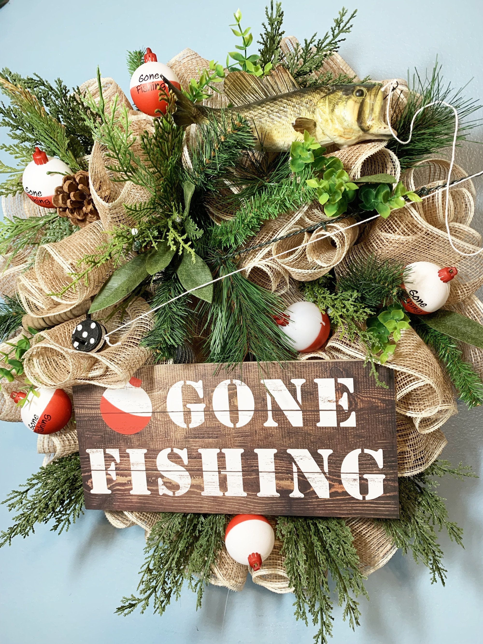 Gone Fishing Wreath: Rustic Cabin Decor With Bass & Bobbers - Etsy