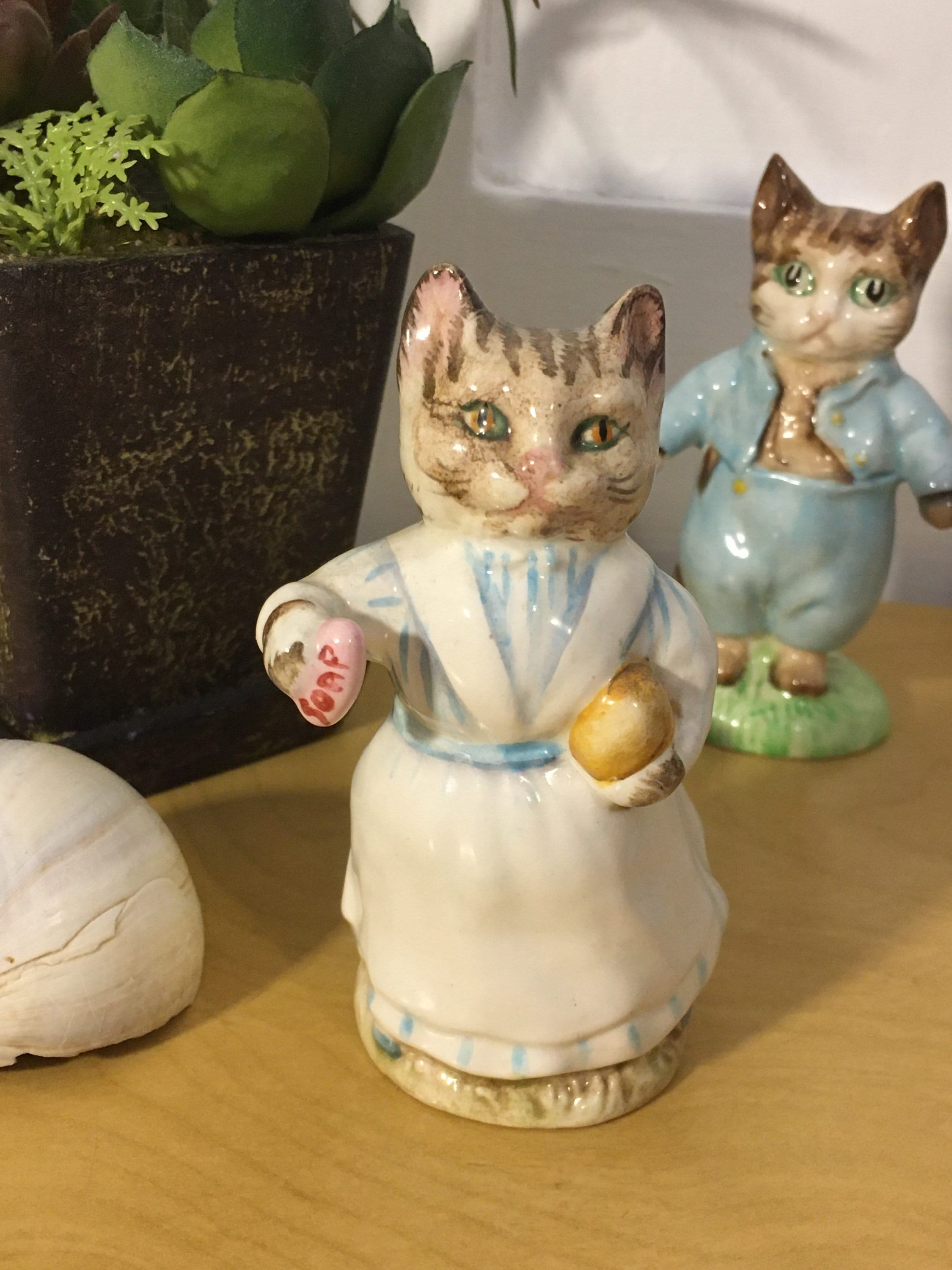 Tabitha Twitchit Figurine Beatrix Potter Cat Frederick Warne & Co ...