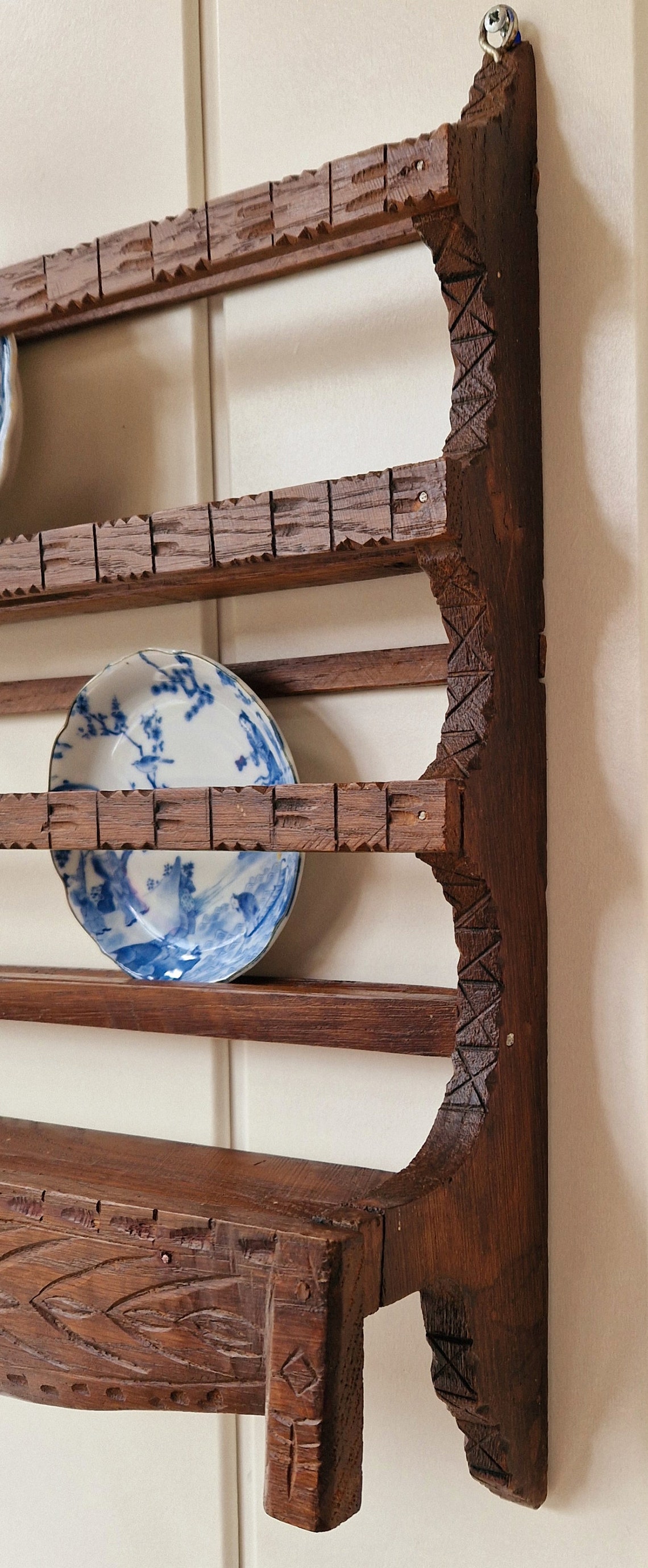 Antique Oak Hanging Plate Rack Wall Shelves 1880s Plate Rack Wall ...