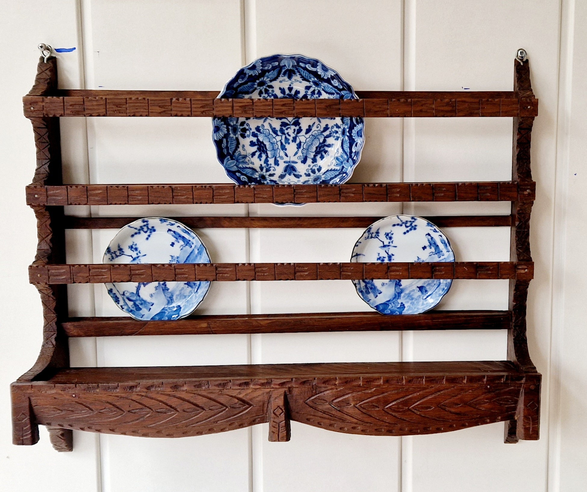 Antique Oak Hanging Plate Rack Wall Shelves 1880s Plate Rack Wall ...