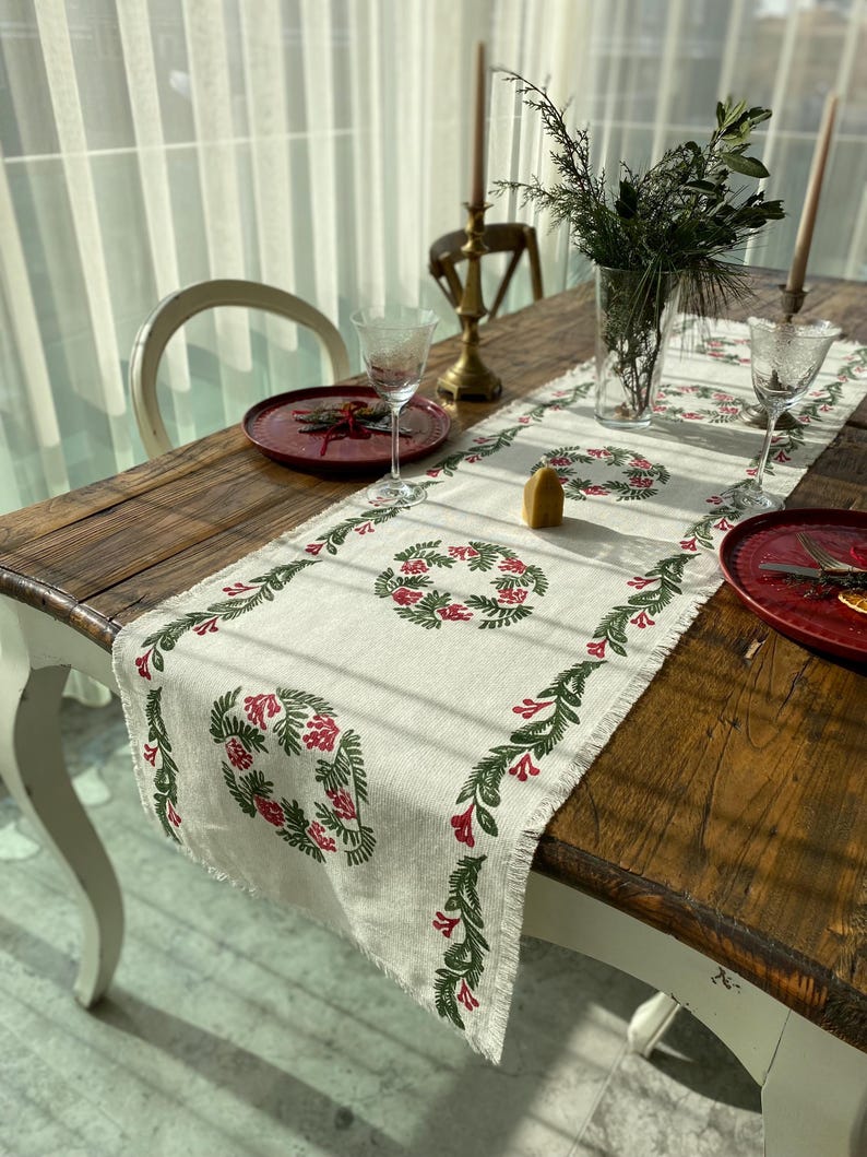 Handprinted Christmas Holly Wreath Table Runner, Cotton Thanksgiving ...