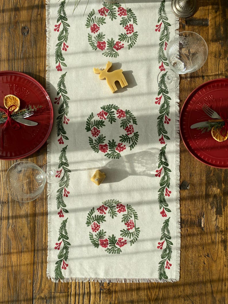 Handprinted Christmas Holly Wreath Table Runner, Cotton Thanksgiving ...