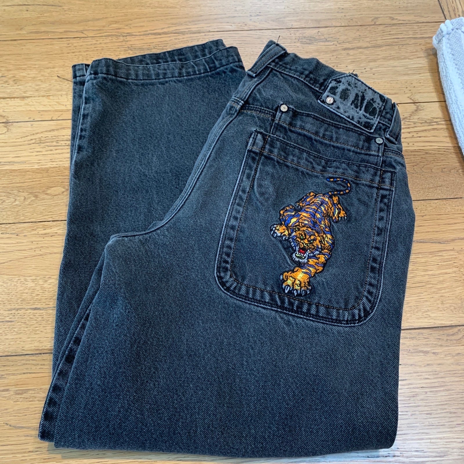 VTG JNCO Jeans, Measure 28X28 Embroidered Black Tiger on Pocket With a ...