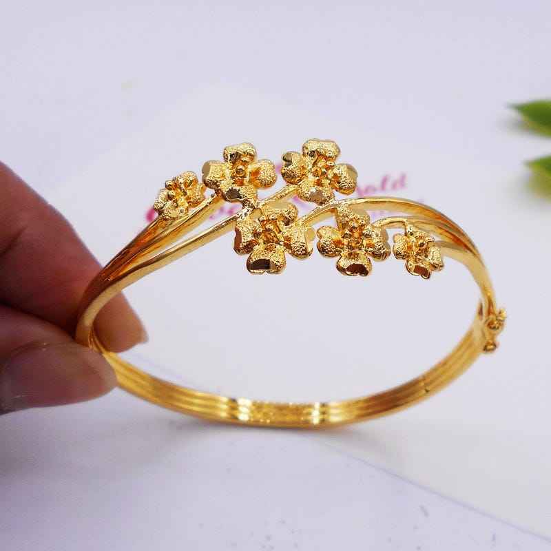 Flower Bangle - Etsy