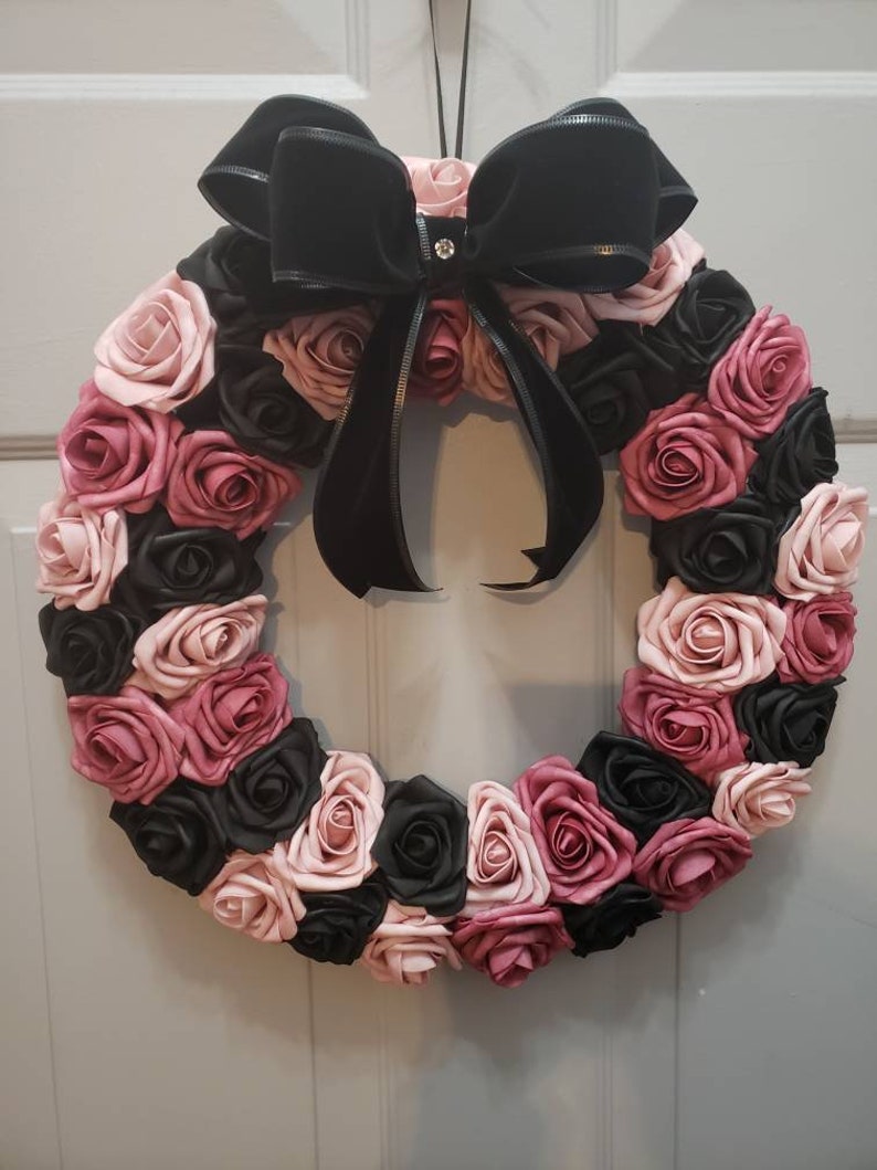 Pink and Black Rose Wreath. Everyday Front Door Wreath. Spring - Etsy
