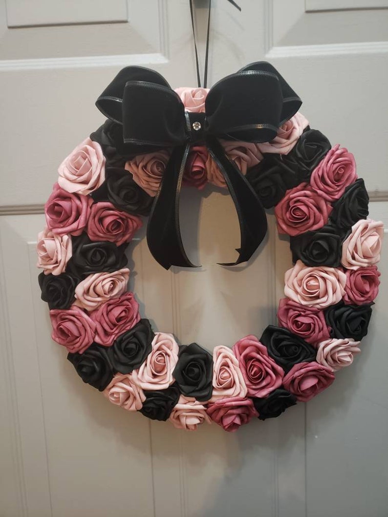 Pink and Black Rose Wreath. Everyday Front Door Wreath. Spring - Etsy