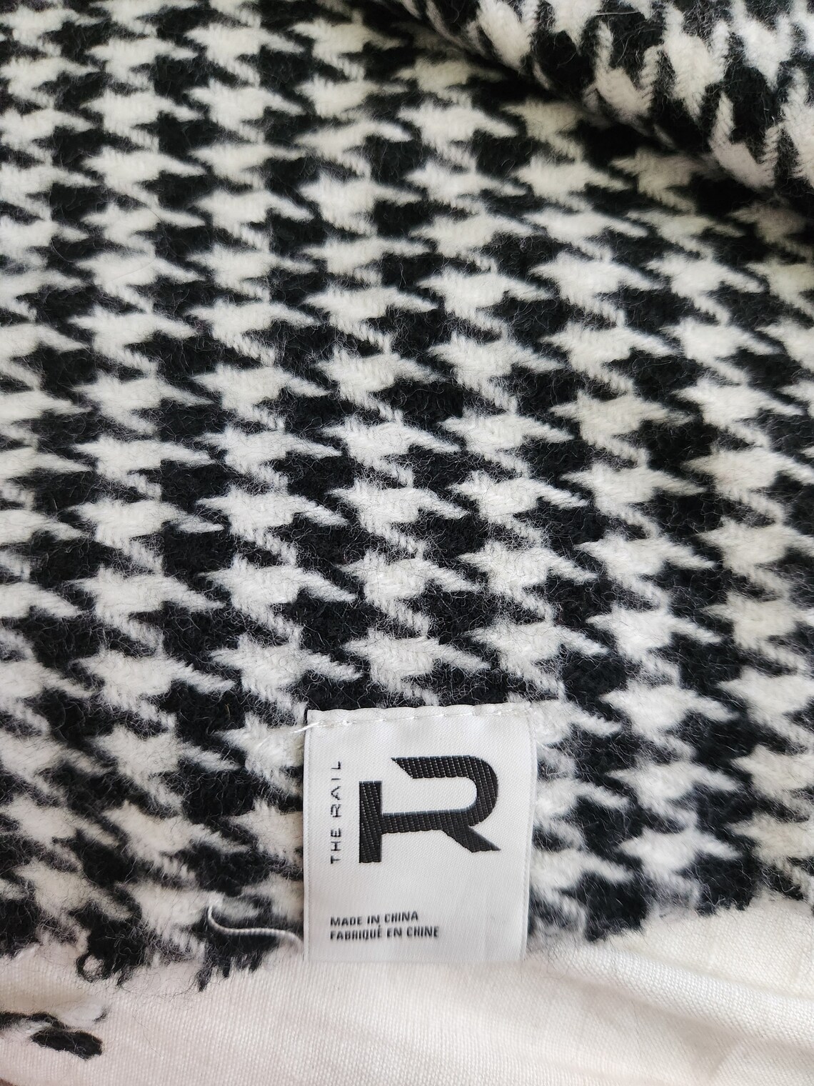 NWOT the Rail Black & White Houndtooth Scarf Features Fringed Edges - Etsy