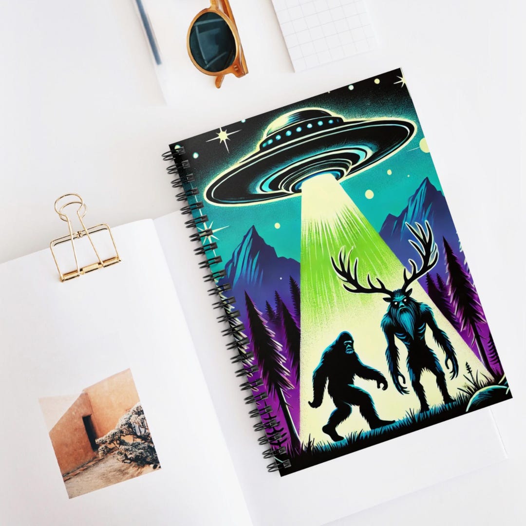 Bigfoot & Wendigo UFO Abduction Spiral Notebook: Cryptid Believers Gift ...