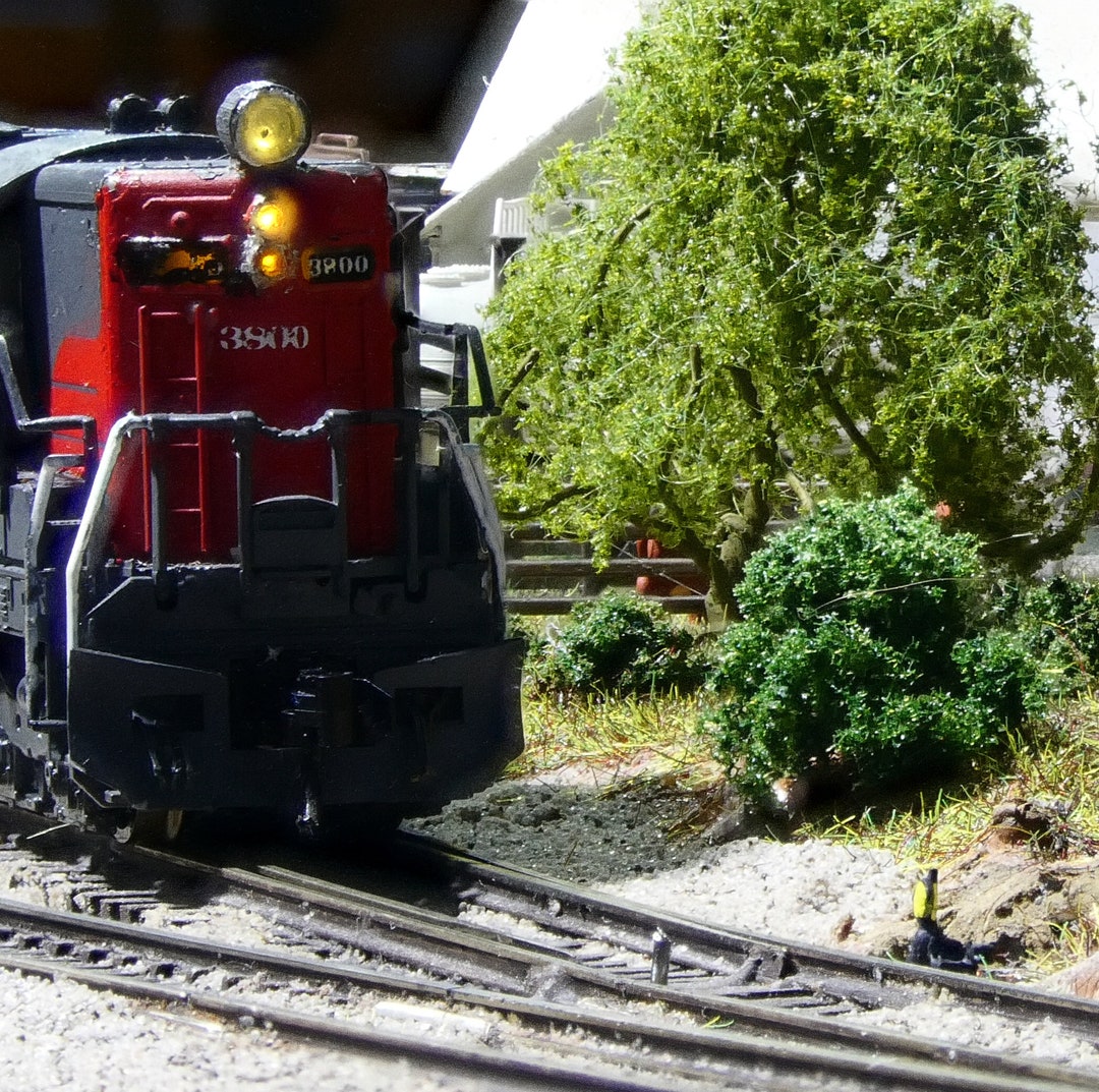 HO Scale Southern Pacific Phone Booths, Switch and Train Order Stands ...