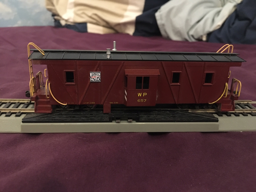 HO Scale Western Pacific Bay Window Caboose - Etsy
