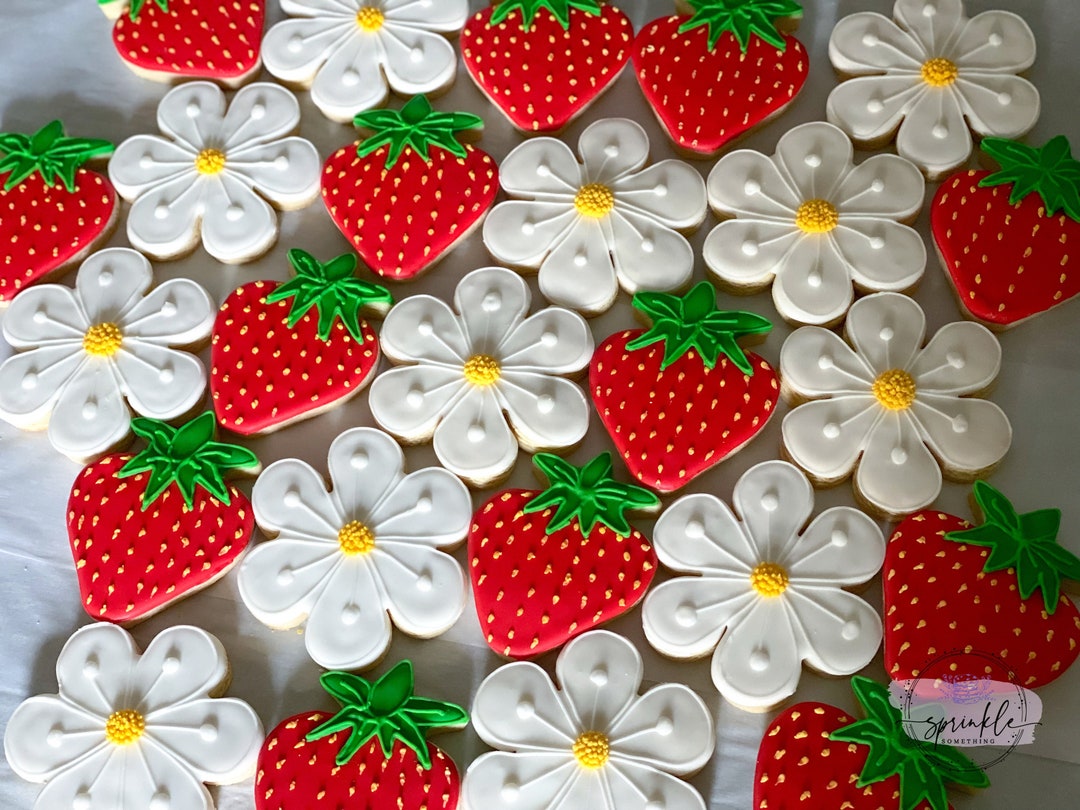Strawberries & Flowers Royal Icing Sugar Cookies | Strawberry Flowers ...