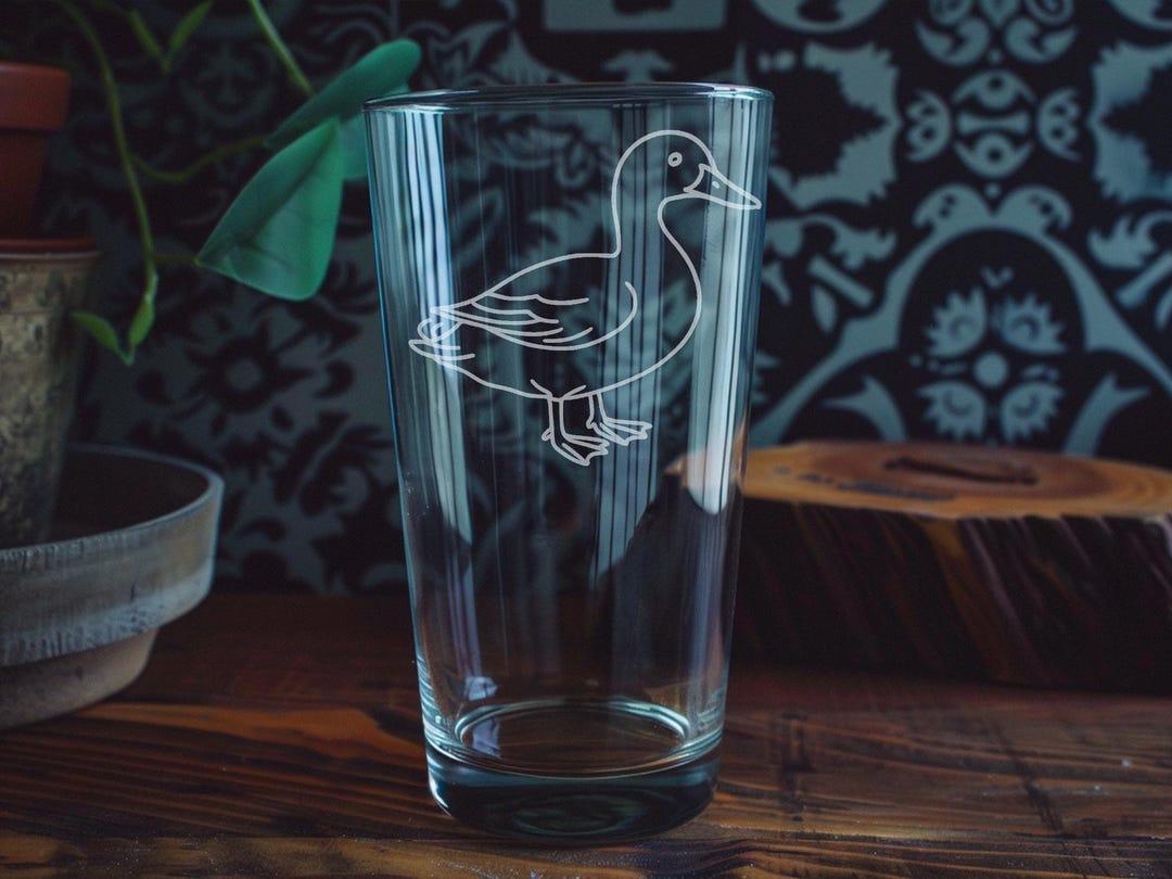 Cayuga Duck Pint Glass – Farm Duck Design Drinking Glass – Unique ...
