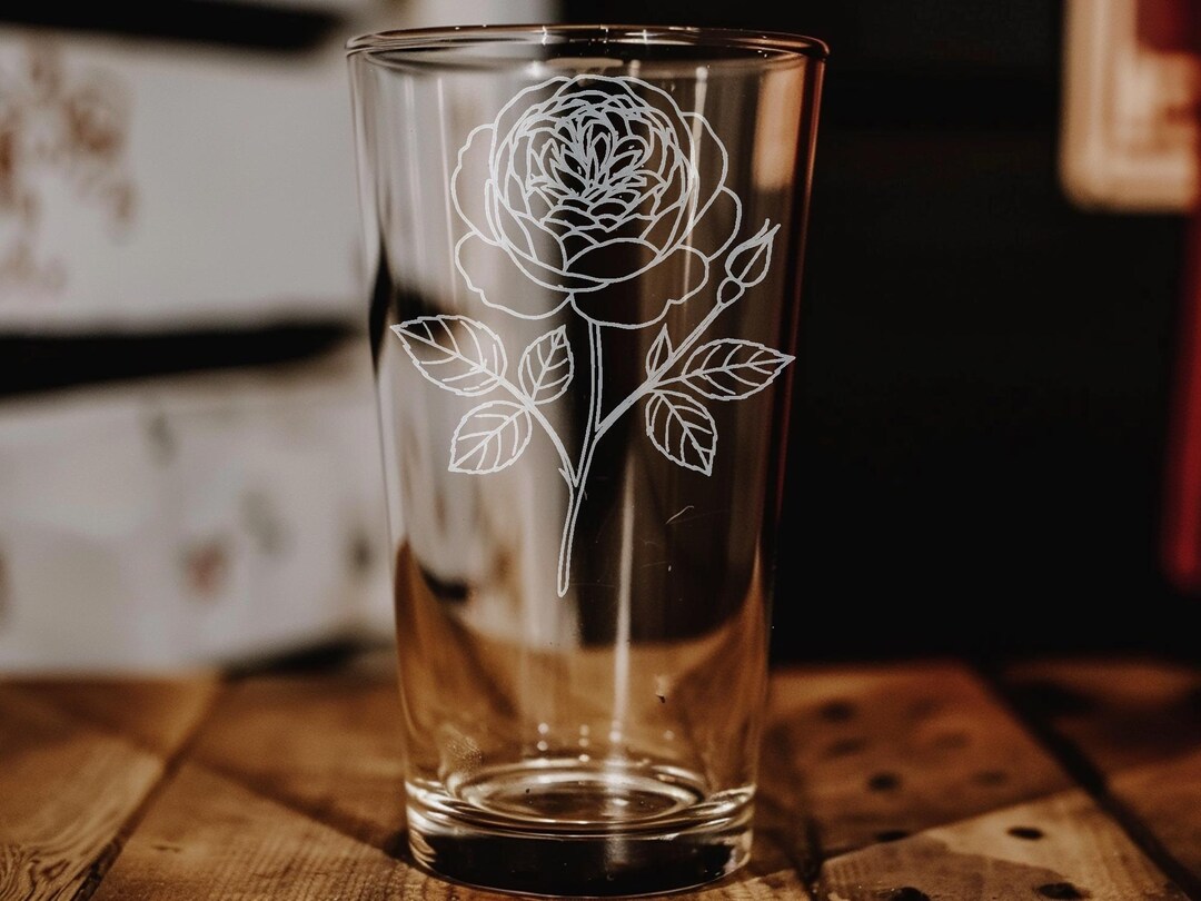 Abraham Darby Rose Pint Glass With Elegant Floral Design – Botanical ...