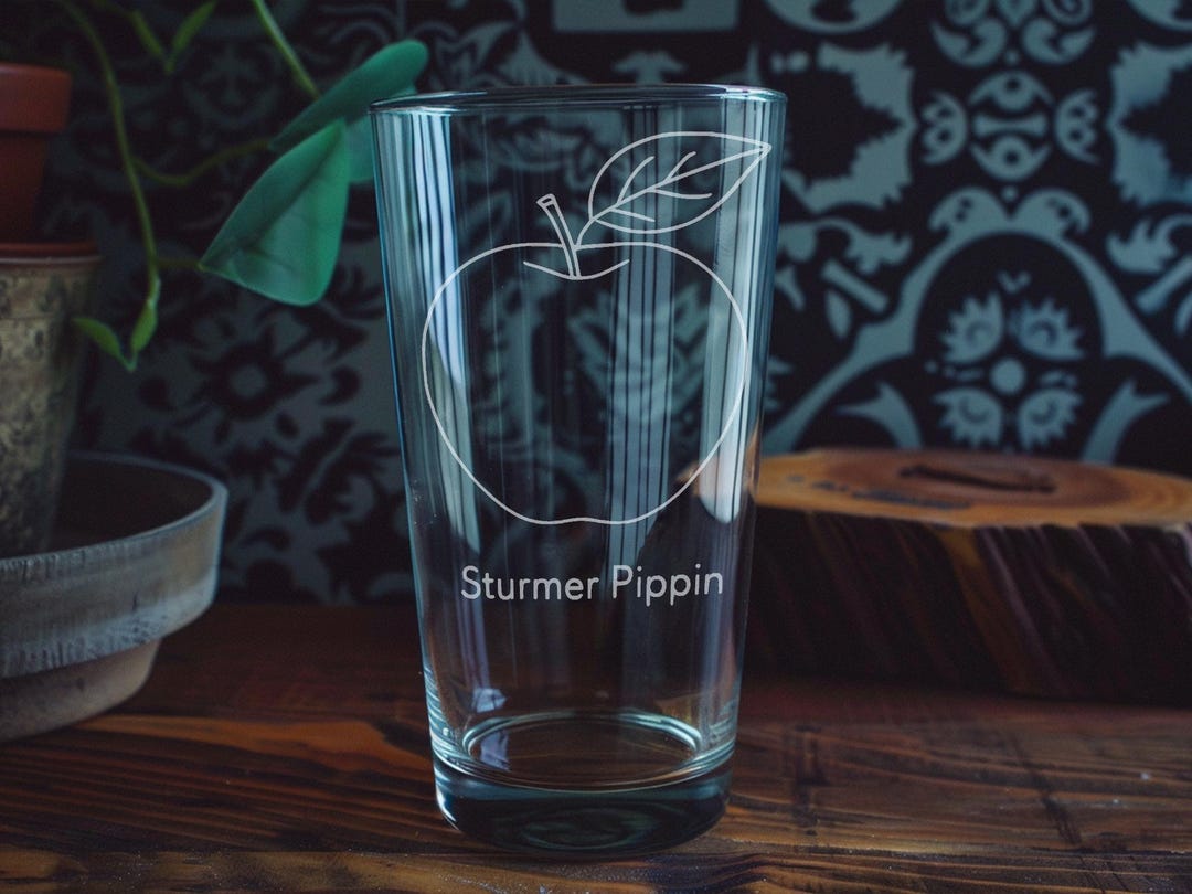 Sturmer Pippin Apple Pint Glass – Crisp Apple Fruit Design Beer Glass ...