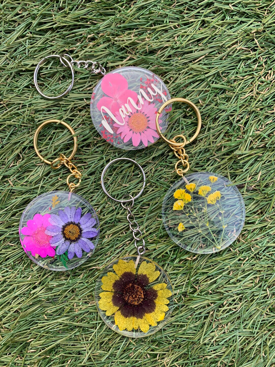 Pressed Flower Key Ring / Personalised / Circle / Dried Flowers ...