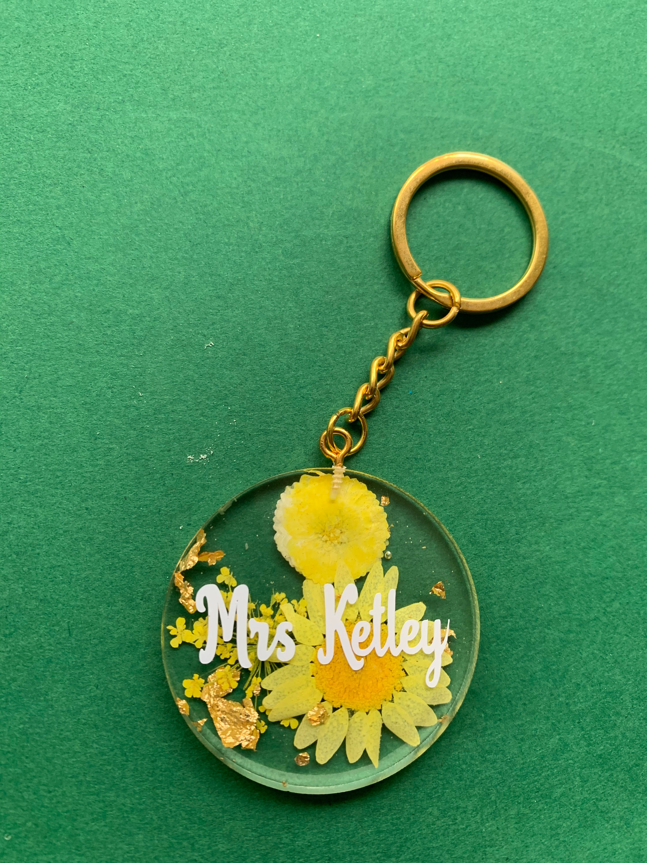 Pressed Flower Key Ring / Personalised / Circle / Dried | Etsy