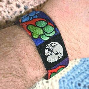 Maws Vs Paws Wristband - Etsy
