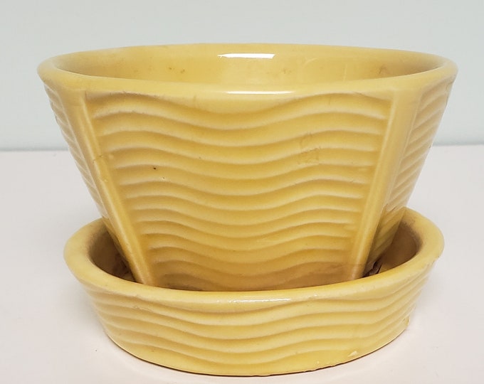 Mccoy African Violet Wave Pot and Saucer Yellow - Etsy