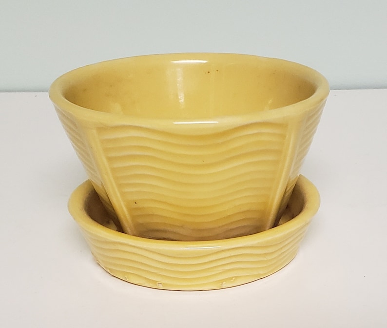 Mccoy African Violet Wave Pot and Saucer Yellow - Etsy