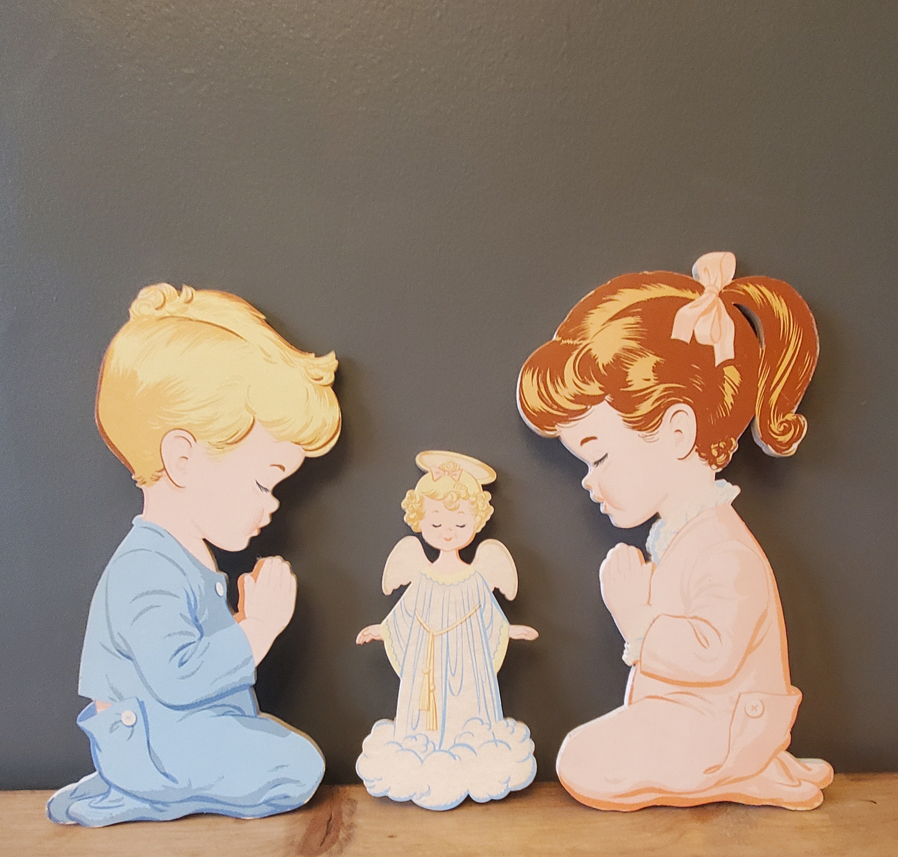Vintage prensado cartón orando niño y niña - Etsy España
