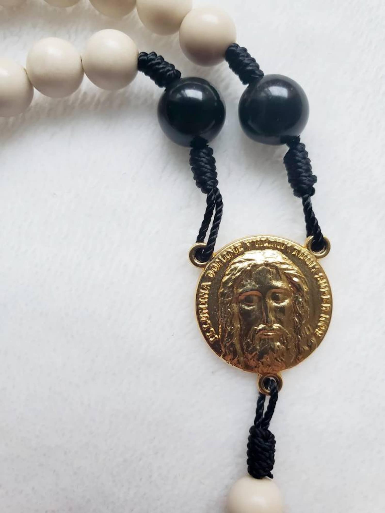 The Chaplet the Holy Face of Jesus - Etsy