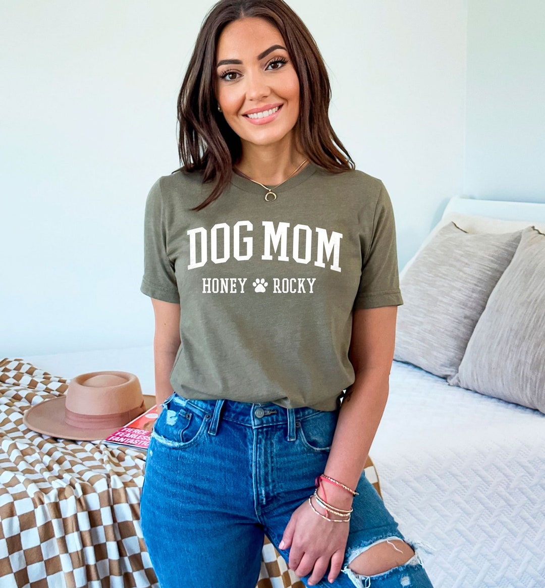 Custom Dog Mom T-shirt - Personalized Dog Name Tee - Dog Lover Gift ...
