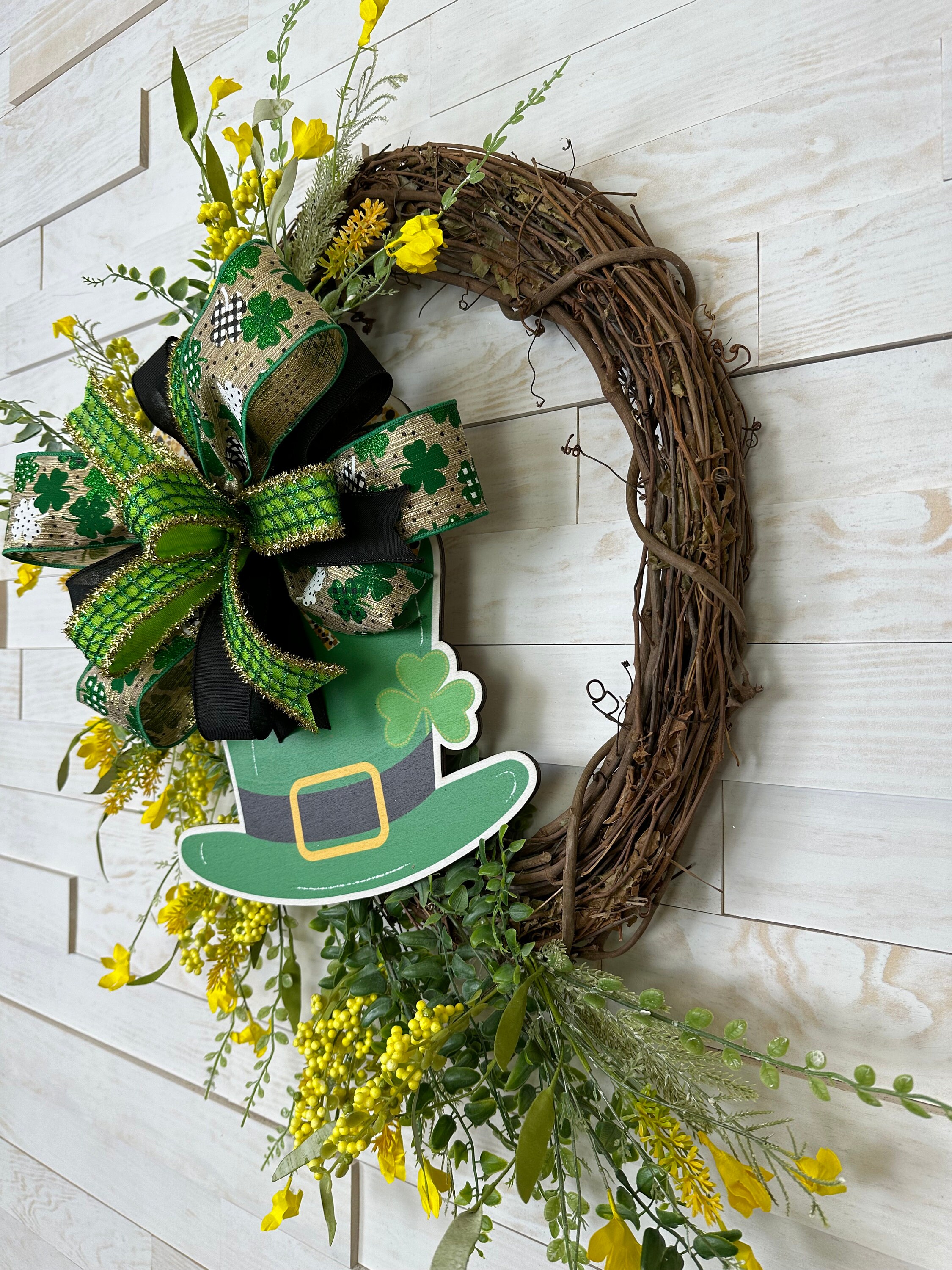 St Patricks Day Wreath, St Patty's Day, Grapevine Wreath, Top of the ...