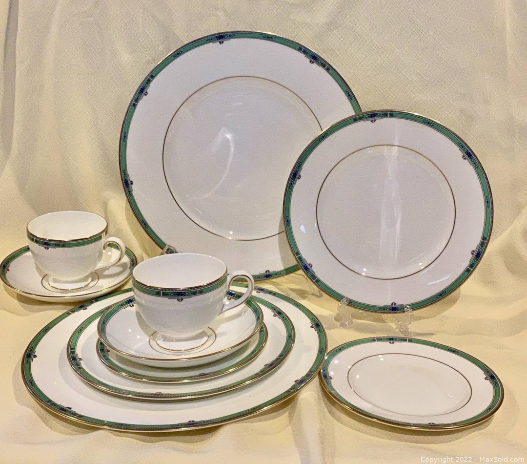 Wedgwood Bone China Jade Pattern Green Trim 10 Piece Place - Etsy