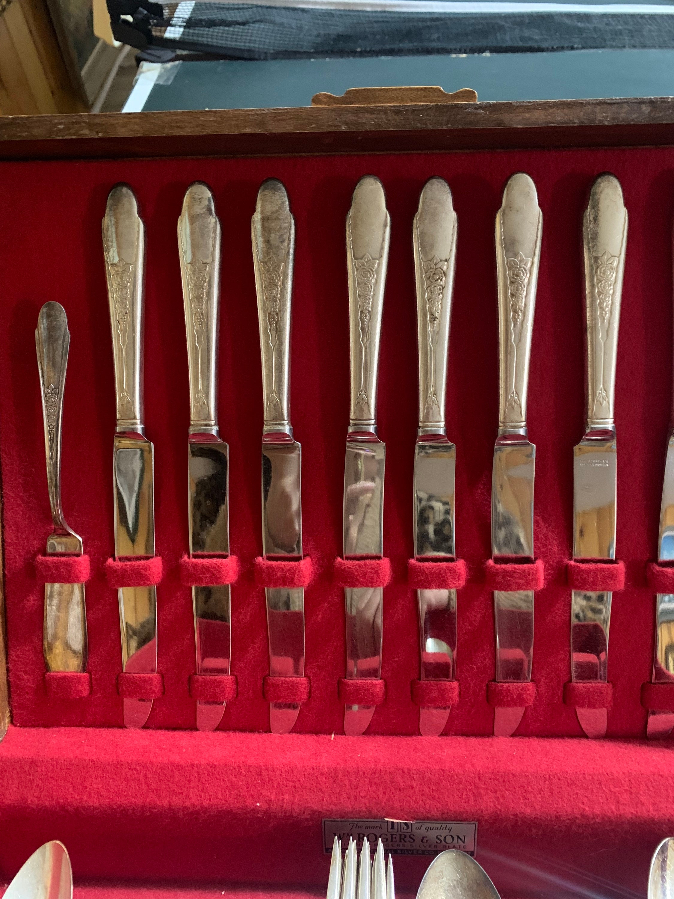 43 Pieces VTG Wm. Rogers & Sons Flatware Set With Original Wooden Box ...