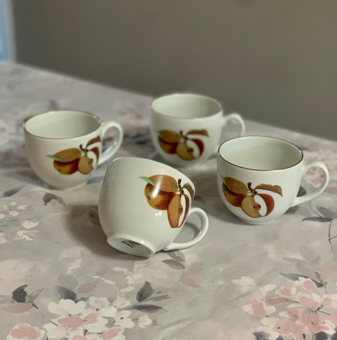 4 Royal Worcester Evesham Vale Gold Trim Teacups England Mugs Coffee ...
