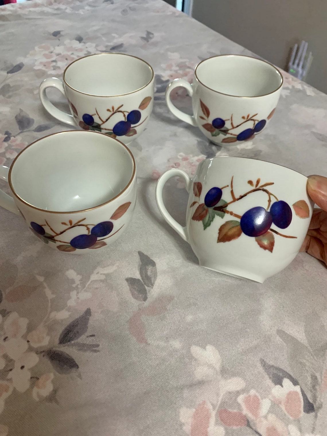 4 Royal Worcester Evesham Vale Gold Trim Teacups England Mugs Coffee ...