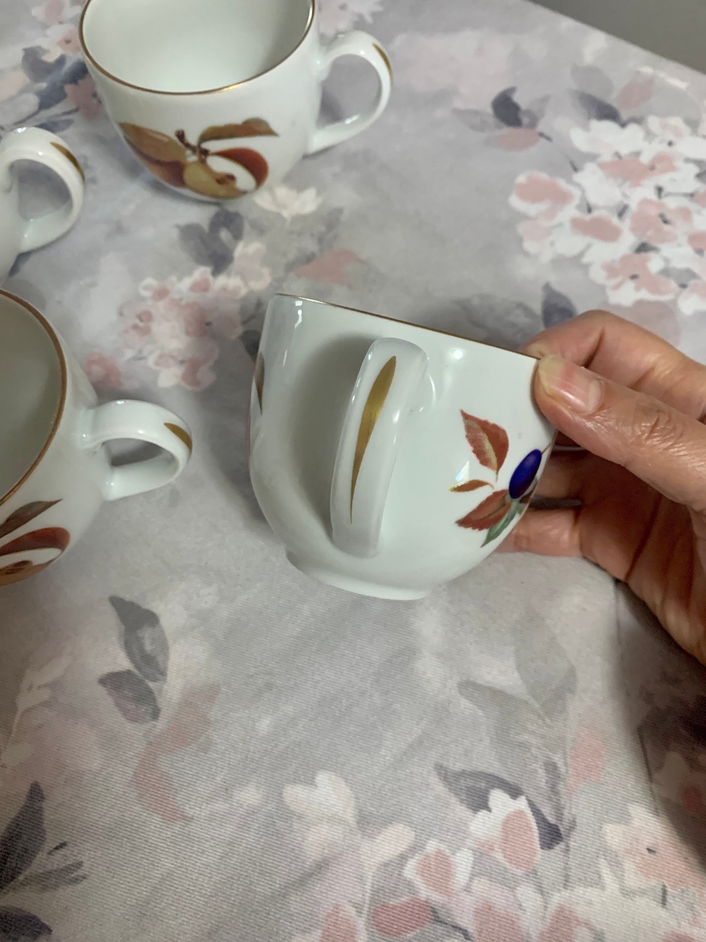 4 Royal Worcester Evesham Vale Gold Trim Teacups England Mugs Coffee ...