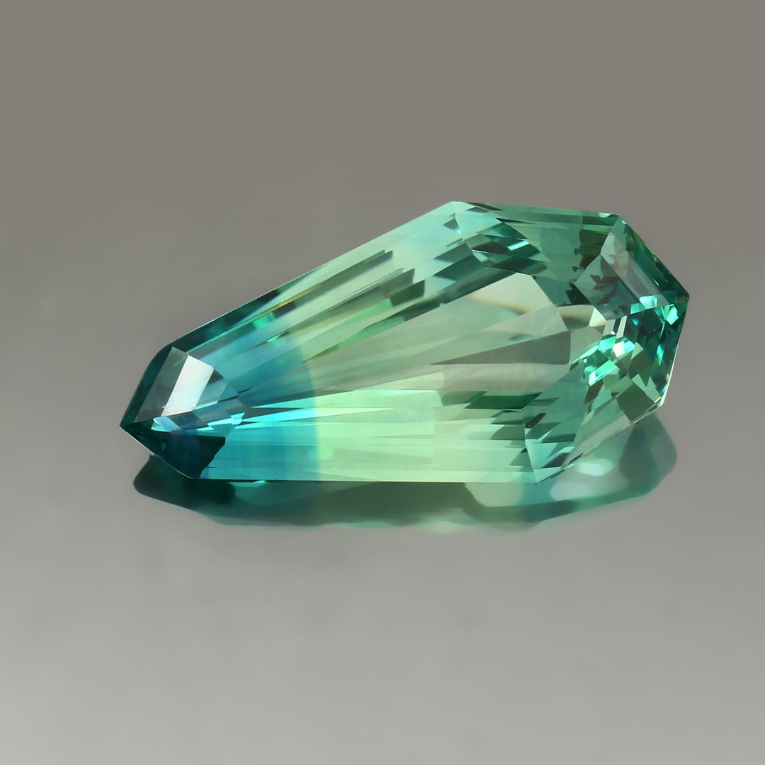AAA Grade37x19 MM Ceylon Green Bi-color Parti Sapphire Fancy Loose ...