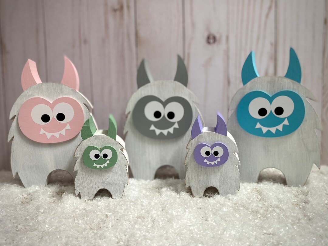 Chunky Wood Yeti Family Abominable Snowman Yeti Family Display Winter ...