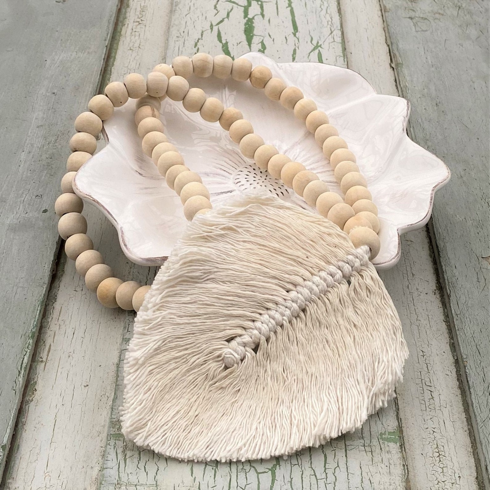 Macramé Feather Tassel With Wooden Beads , Wooden Bead Garland Feather ...