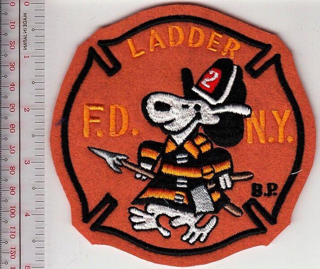New York City Fire Department FDNY Midtown Mahattan Hi-rise Ladder 2 ...