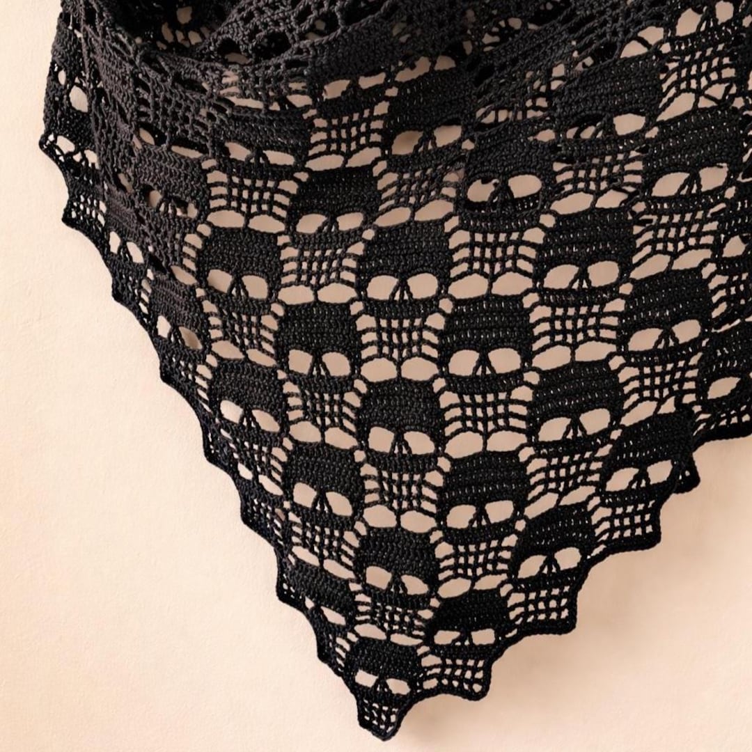 Skull Crochet Shawl Pattern, Goth Bandana, Cotton Yarn (PDF Pattern) - Etsy