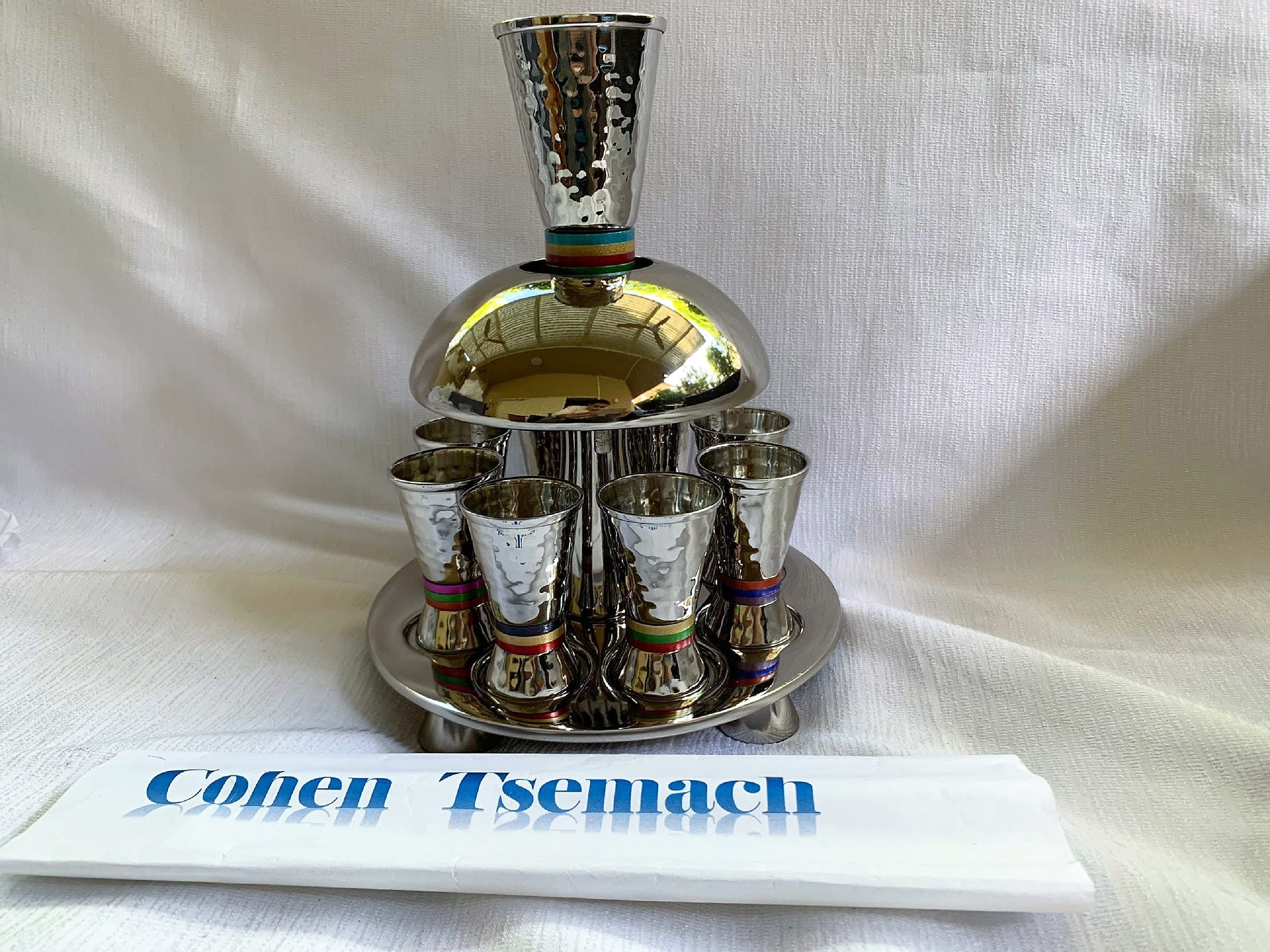 Yair Emanuel Weinbrunnen gehämmerte Nickelkegel geformte Tassen mit ...