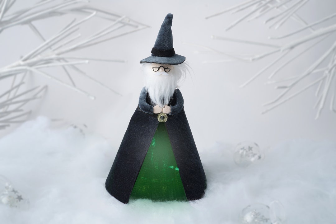 Wizard Headmaster Christmas Tree Topper | 22cm | Magical Green Lights ...