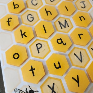 Alphabet Matching, Uppercase & Lowercase, Letter Match Printable, Bee ...