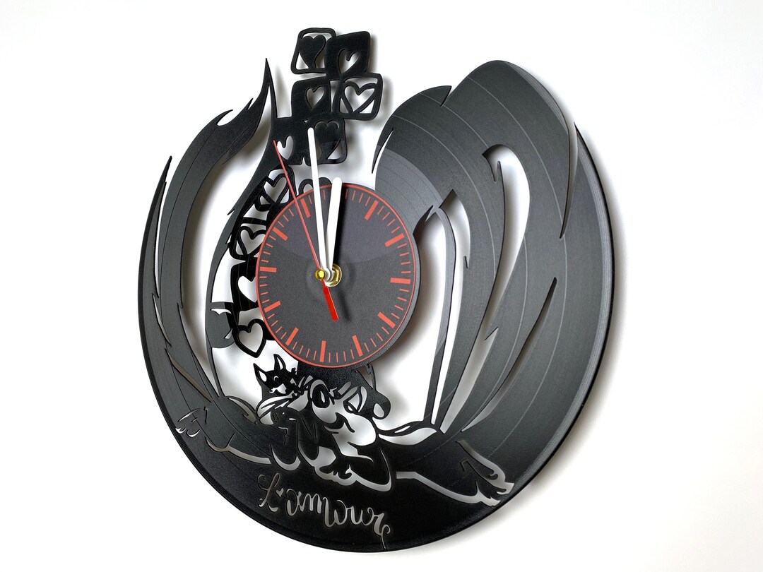 Custom Handmade Gift: Funky Pepe Le Pew Cartoon Skunk Vinyl Clock ...