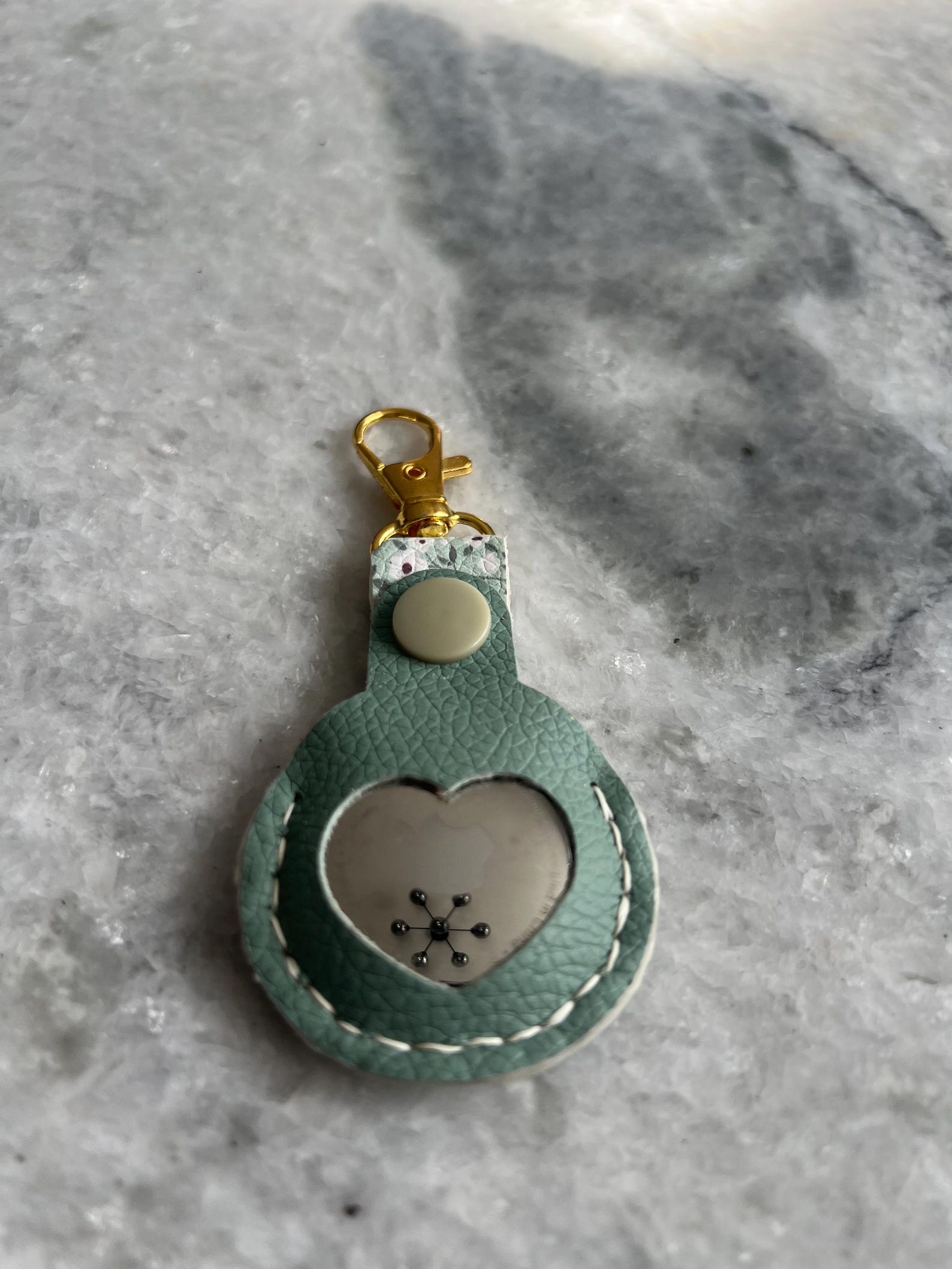 Personalised Leather AirTag Case Keyring // Keychain for Apple AirTag ...