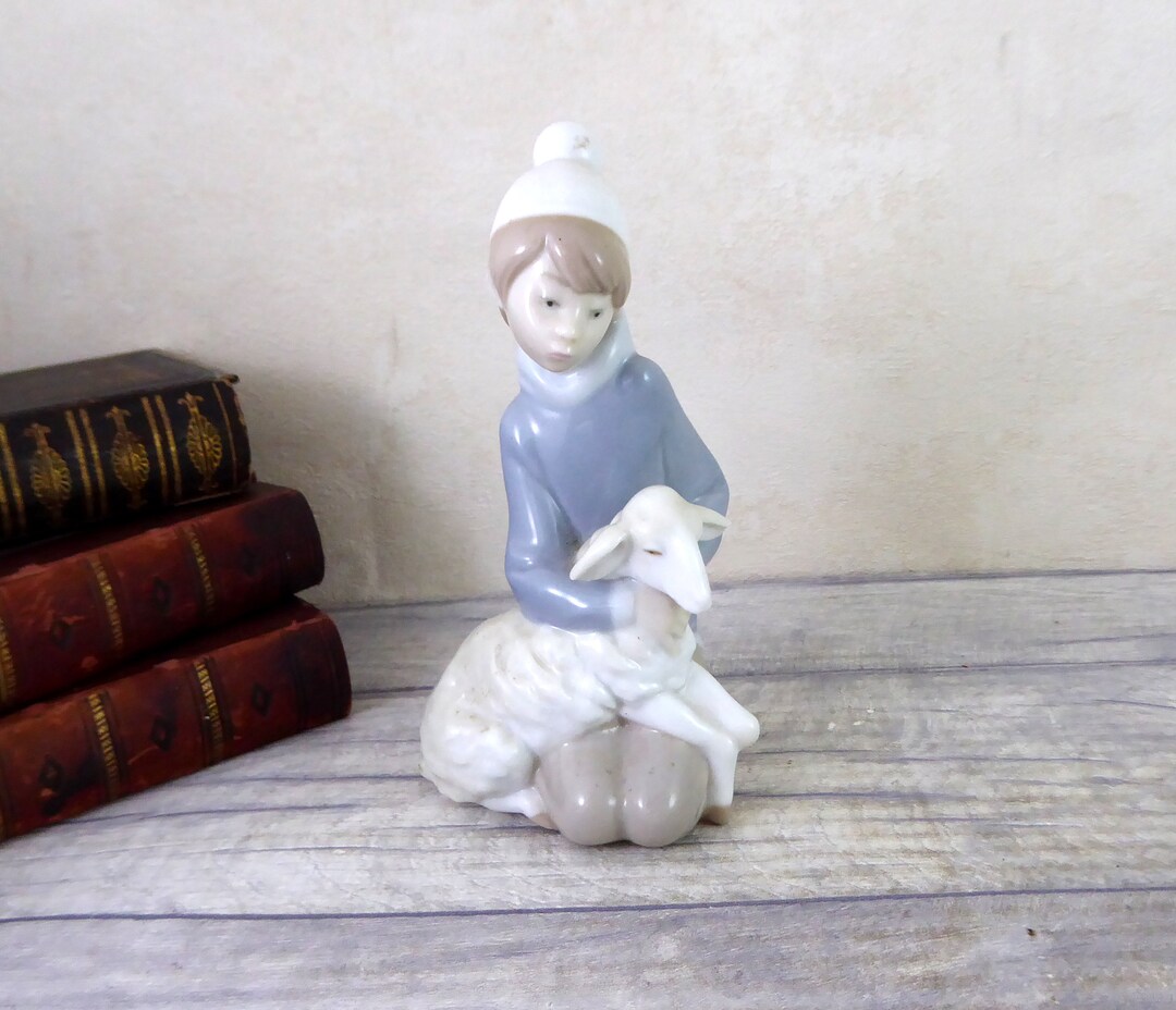 Lladro Porcelain Figurine shepherd With Lamb Number 4676, Retired 2001 ...