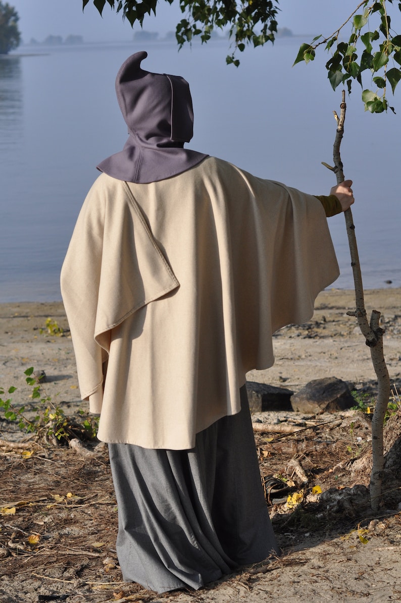 Handmade Wool Medieval Cloak: 14th Century Cape, Cosplay LARP, Short ...