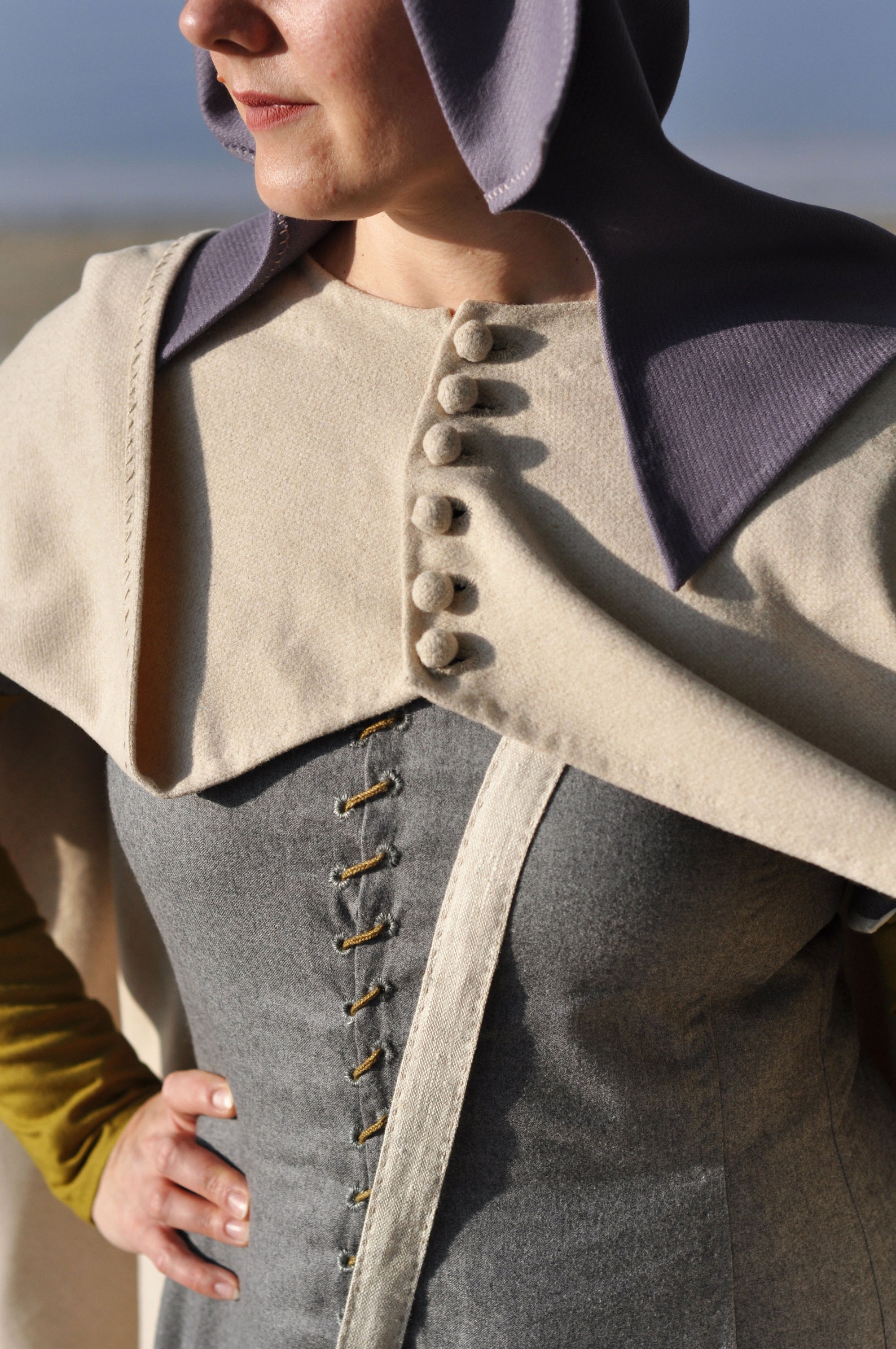 Handmade Wool Medieval Cloak: 14th Century Cape, Cosplay LARP, Short ...
