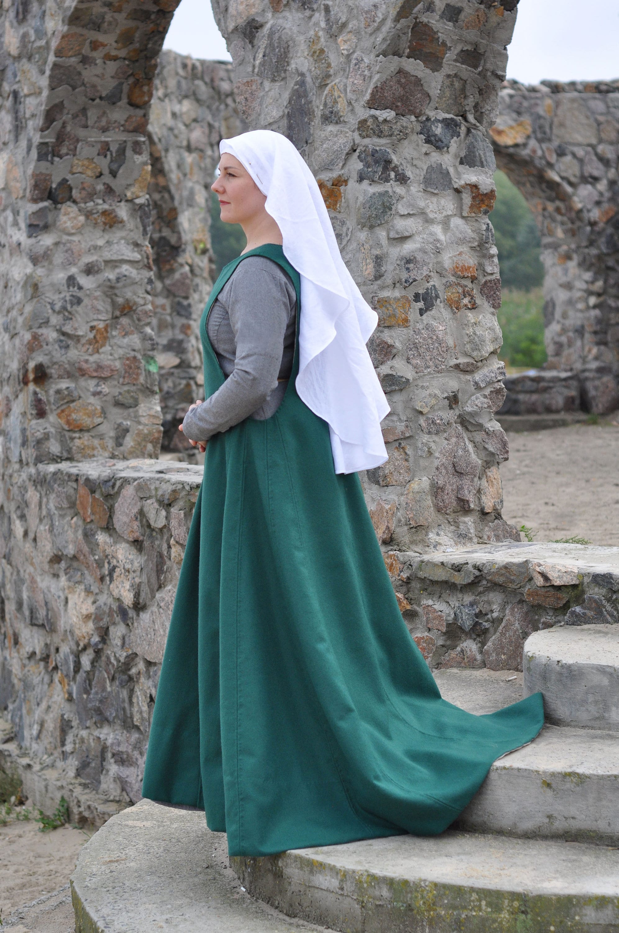 14th Century Dress Medieval Surcot Women's Wool Surcote - Etsy UK
