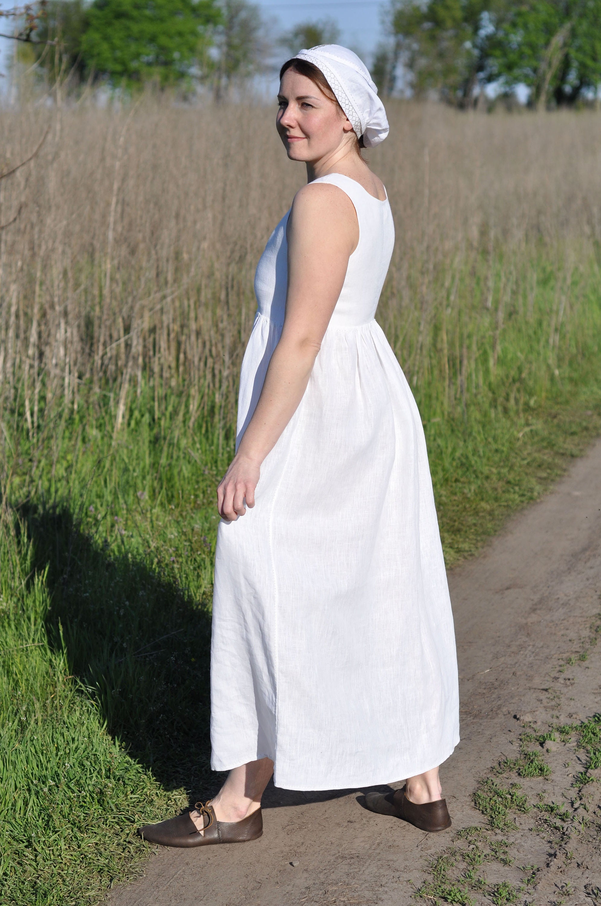 Medieval shift or chemise Women's linen close-fitting | Etsy