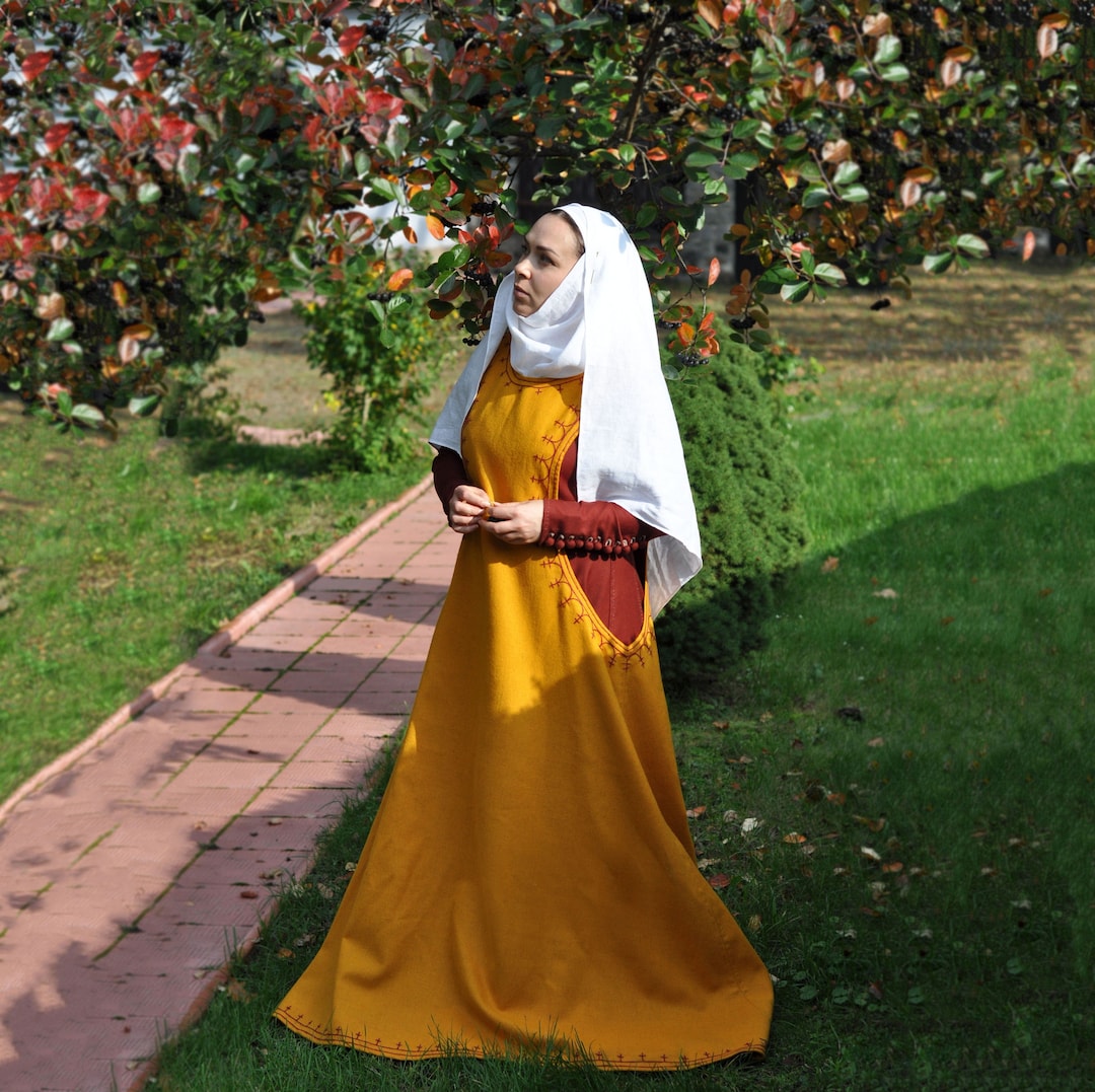 14th Century Dress, Medieval Kirtle, Medieval Overdress, Sideless ...